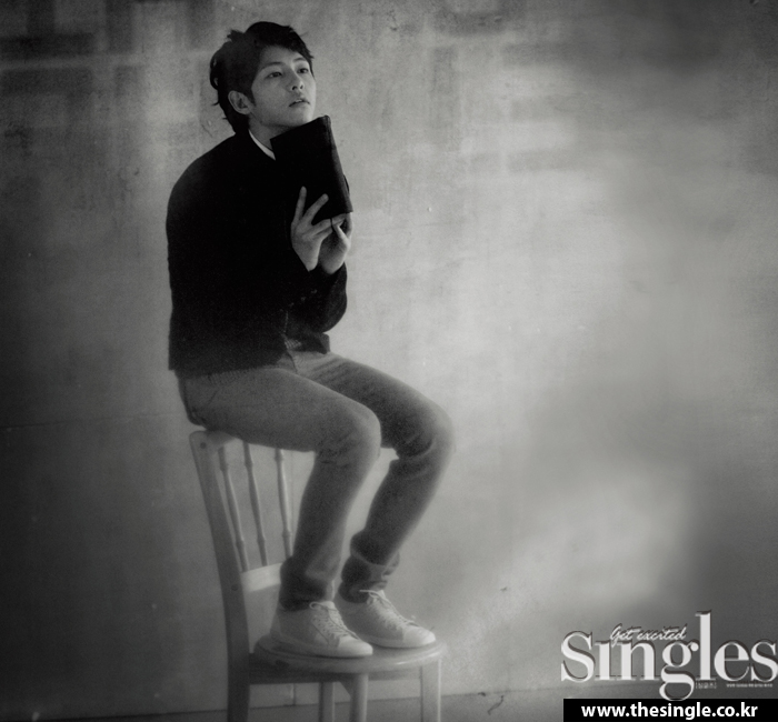 송중기 (Song Joong-ki) – the talking cupboard