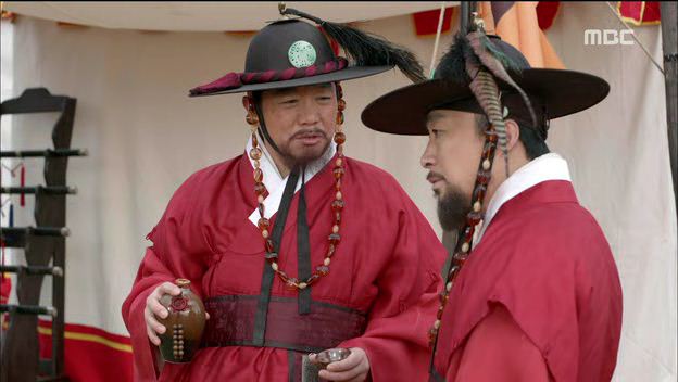 Splendid Politics (Hwajung) : Episode 1 – the talking cupboard