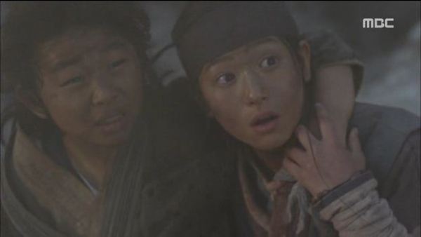 Splendid Politics (Hwajung) : Episodes 7 & 8 – the talking cupboard